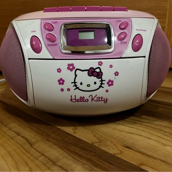 Hello Kitty | Portable Audio & Video | Hello Kitty Pink And White ...